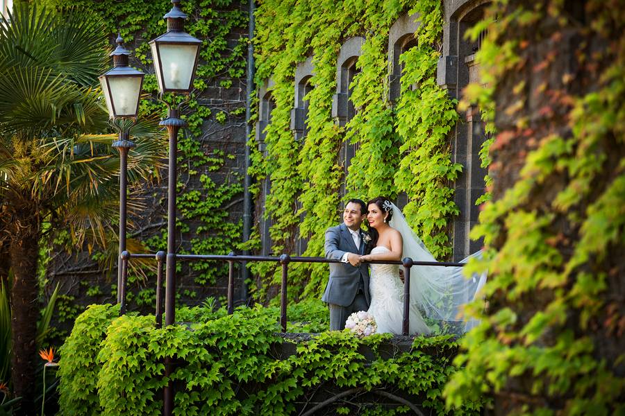 A Graceful Romance - Wedding Fanatic